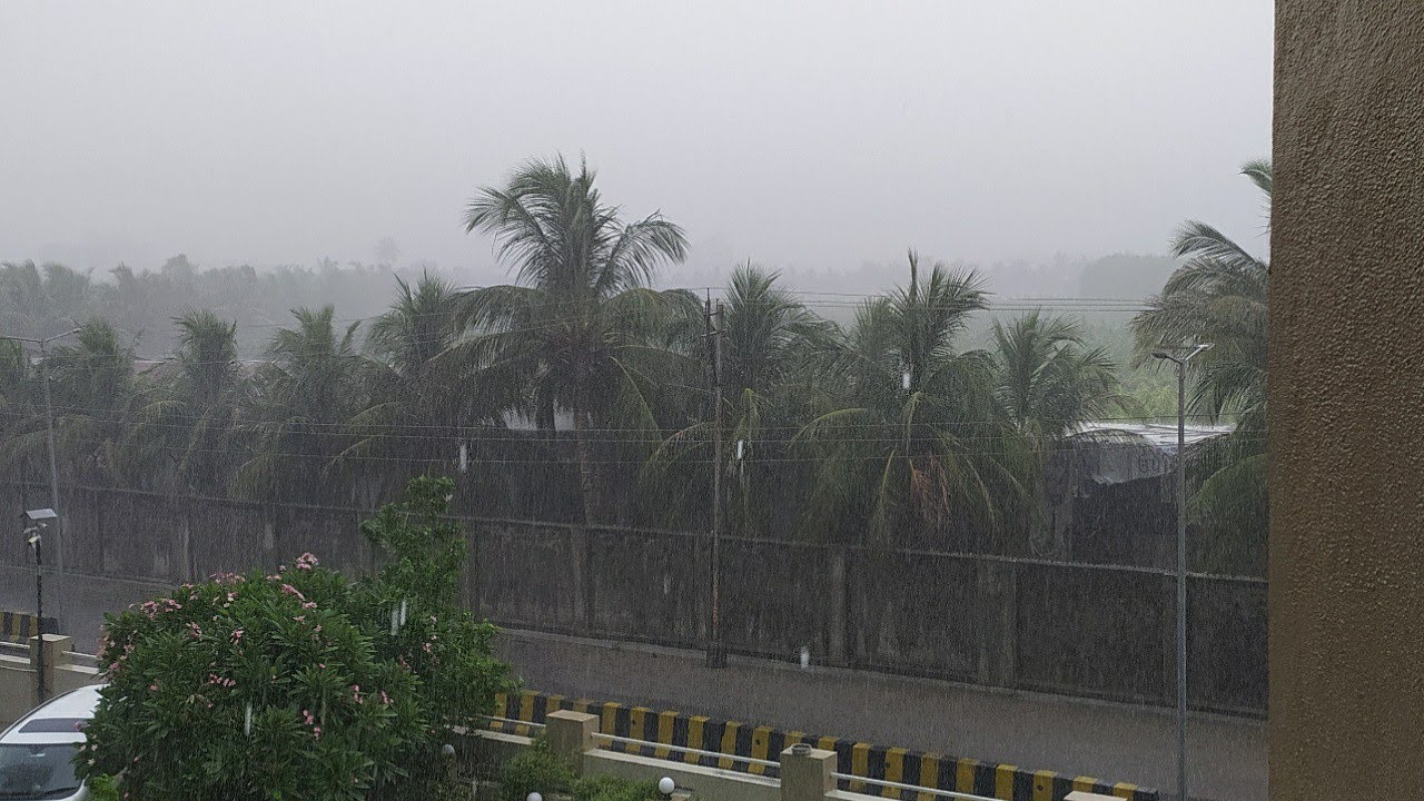 Rain In Junagadh - YouTube