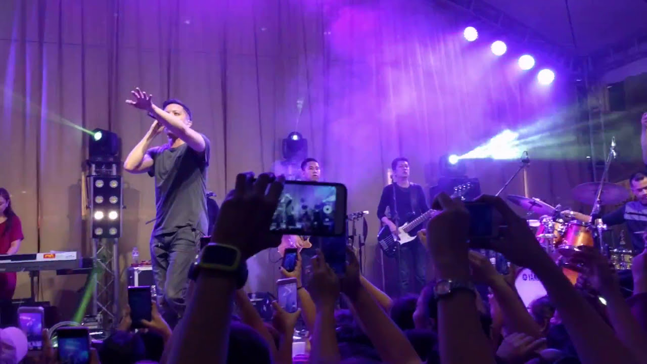 Bamboo at the Alabang Town Center [HD: FULL CONCERT] - YouTube