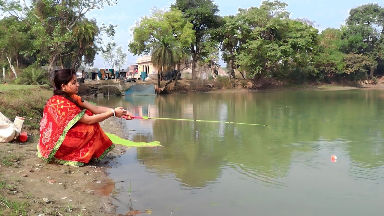 Amazing Fishing | Beautiful Girl Hunting Giant Fish in a Great Location ...