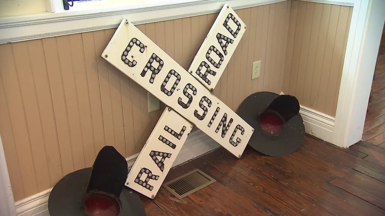 Amqui Station | Tennessee Crossroads | Episode 3141.1 - YouTube