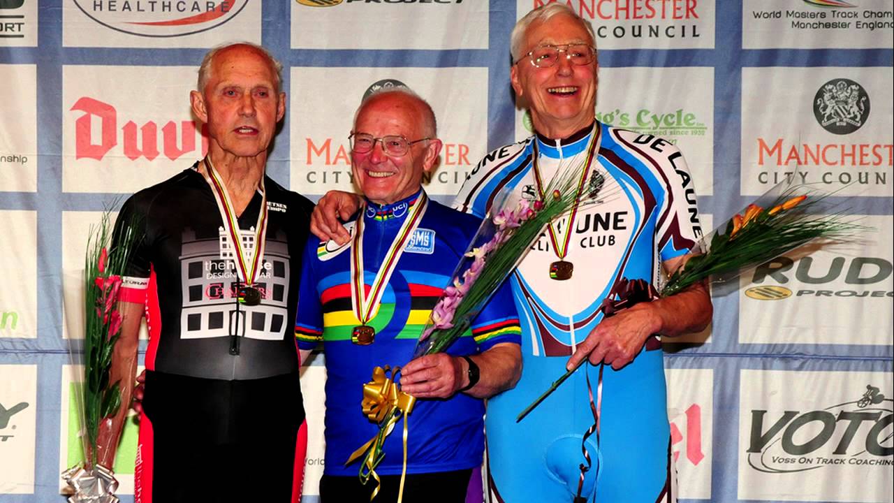 World Champion Wally Fowler on Radio WM - YouTube