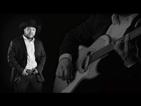 El rey del conjunto Tony Sáenz #musicatejana - YouTube