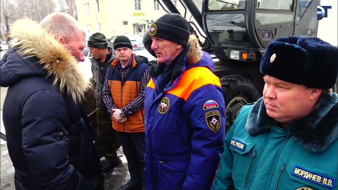 Смотр техники и личного состава экстренных служб - YouTube
