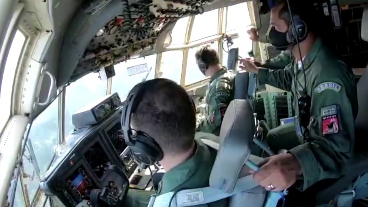 Lockheed C-130 Hércules da FAB no combate a incêndios na Amazônia ...