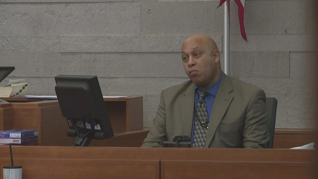 First witnesses called in murder trial of former Columbus officer ...
