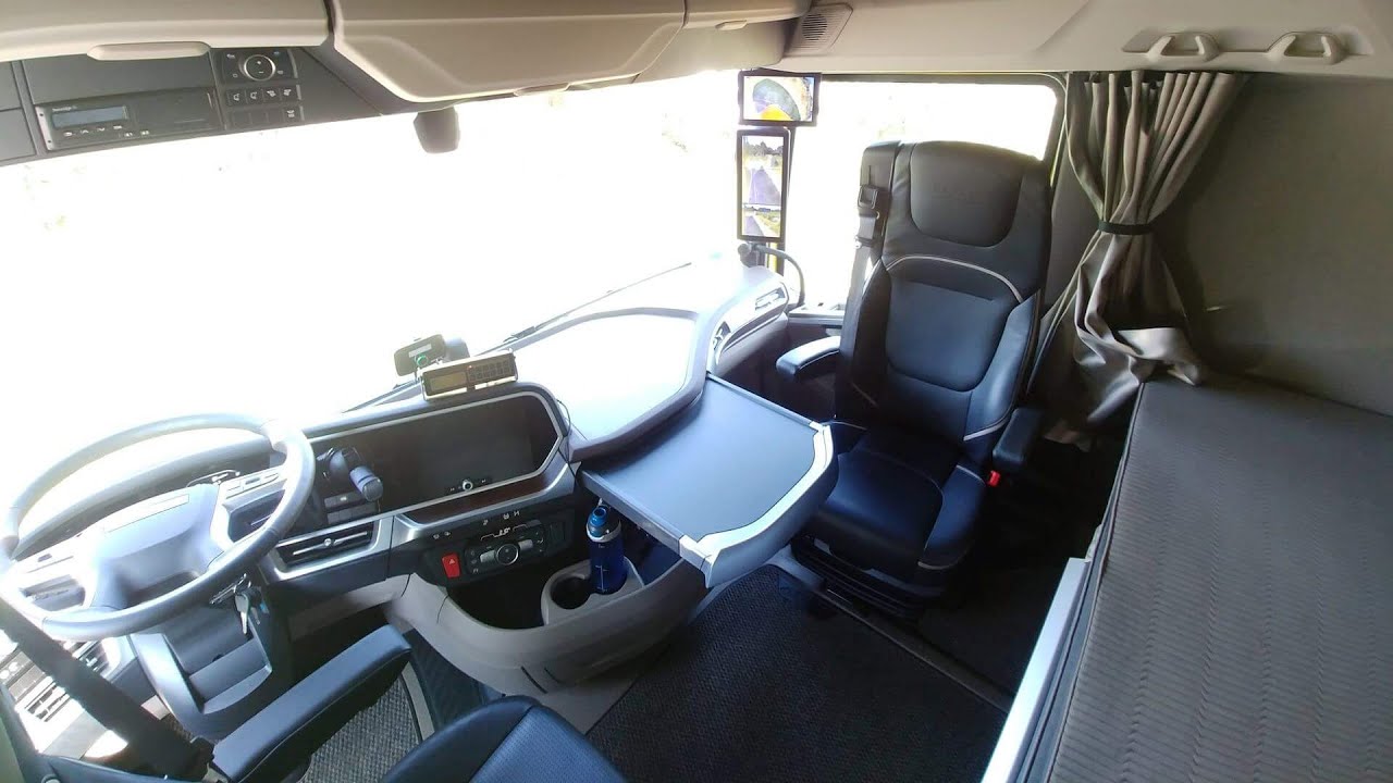 DAF 2025 XG+ 530 interior end option - YouTube