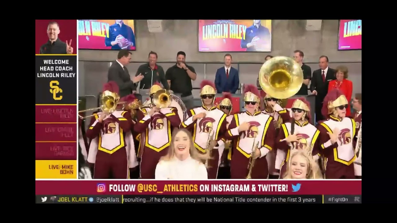 Lincoln Riley's embarrassing introduction at USC - YouTube