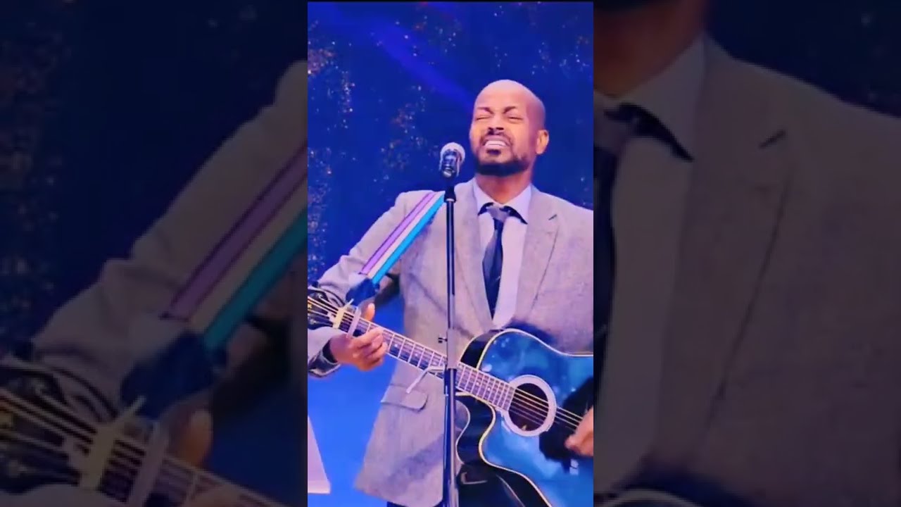 ዘማሪ ወርቅነህ አላሮ_ Singer Workneh Alaro New Amazing Live worship #worship # ...