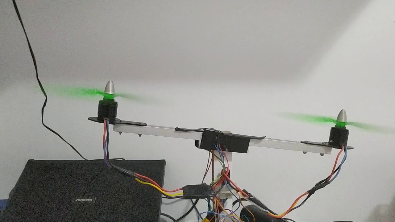 Demonstração do algoritmo de estabilização do J3 Drone - YouTube