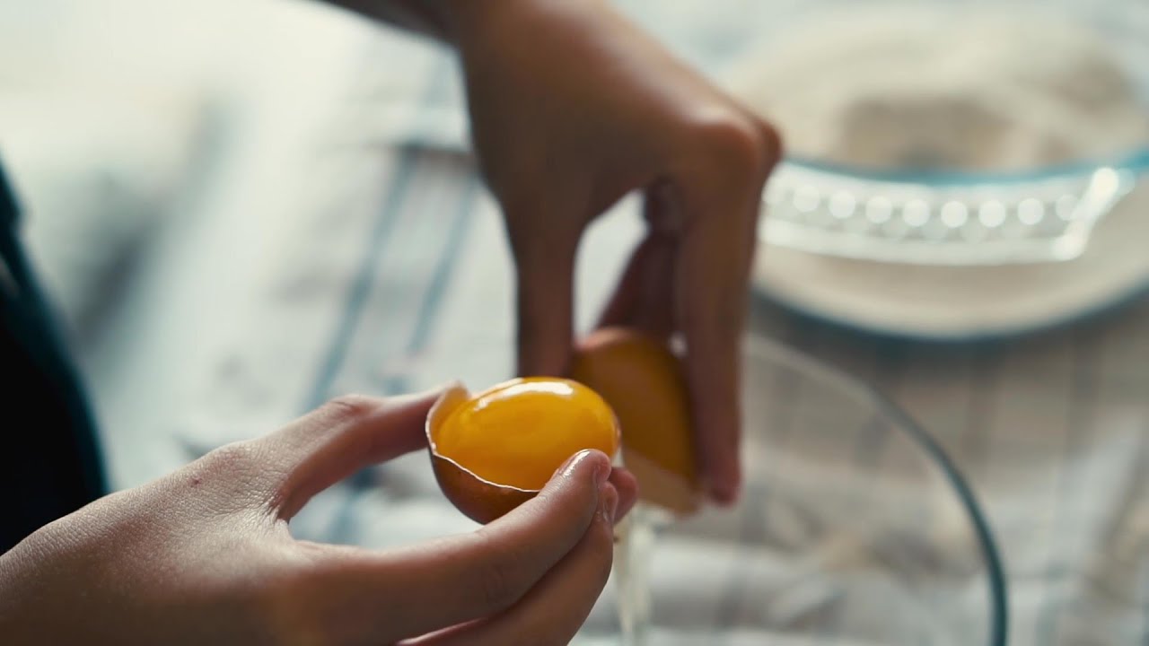 Baking cake | Cinematic video | Sony A6000 - YouTube