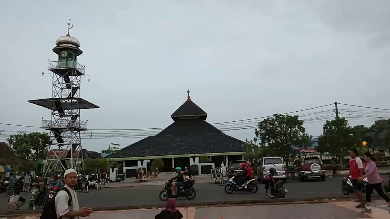Alun-alun kota Demak - YouTube