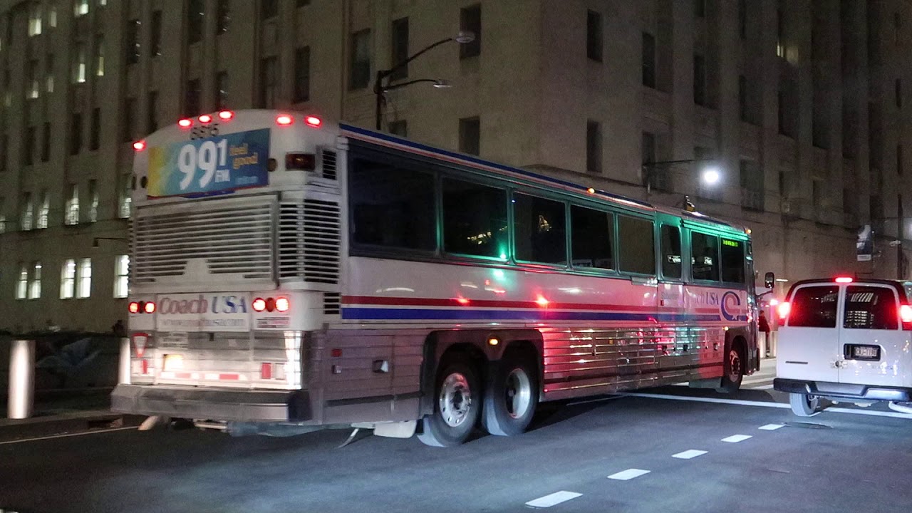 Coach USA Suburban 2001-03 MCI D4500 Commuter Coach 8815 - YouTube