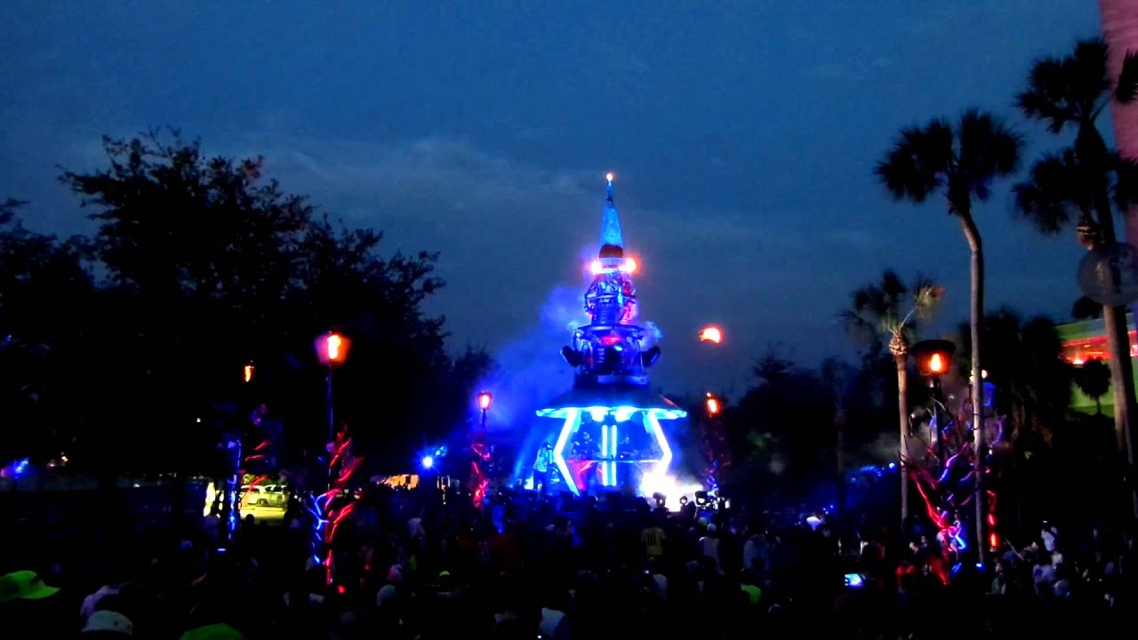 Resistance Stage @ Ultra Music Festival - YouTube