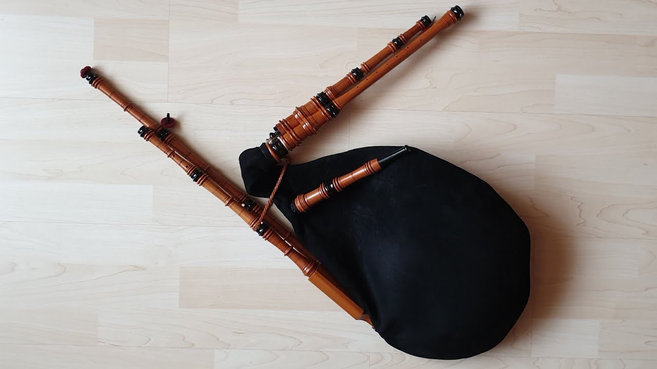 Menuet 1 / Menuet 2 (Chédeville) - YouTube