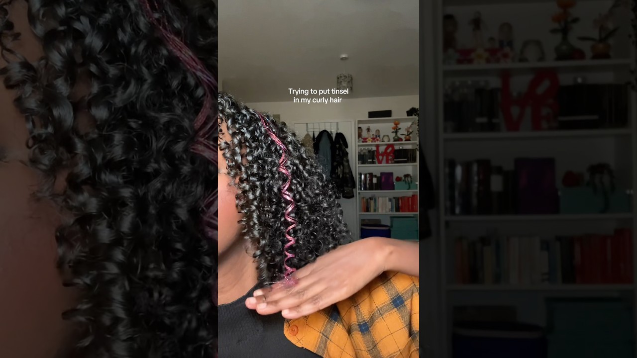 Putting curly tinsel in my hair #curlyhair #curls #tinsel - YouTube