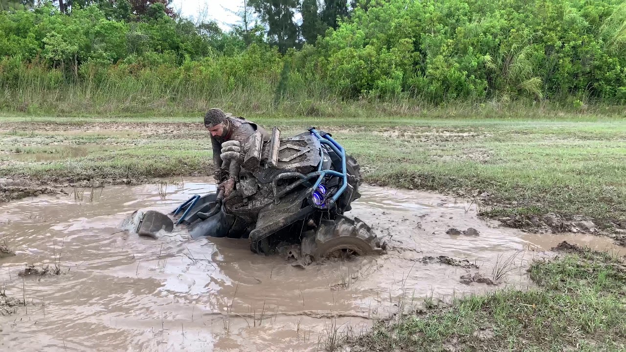 Can-am Having Fun in a DEEP MUD HOLE! - YouTube