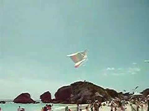 Good Friday kites in Bermuda - YouTube