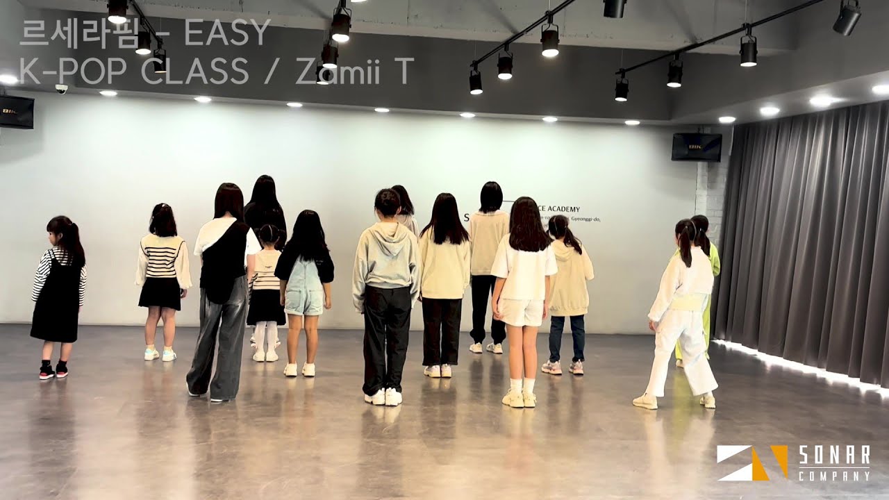 르세라핌 - EASY / K-POP CLASS / Zamii T - YouTube