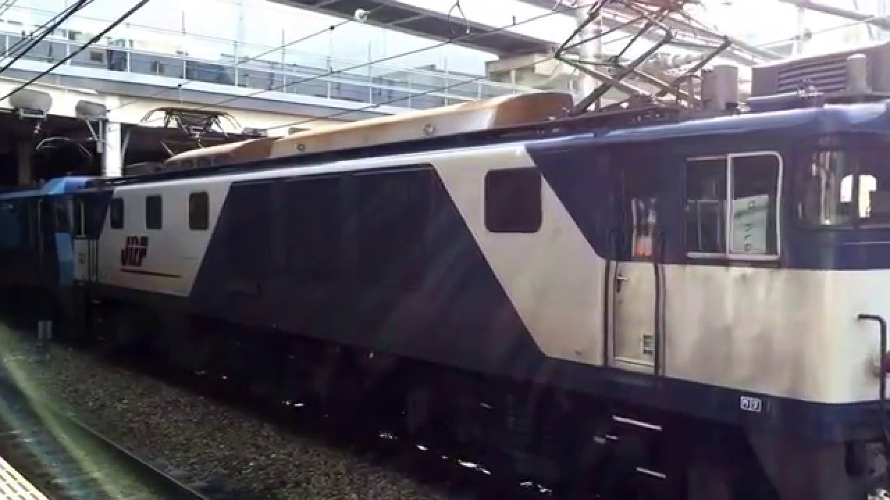 2015.12.21 中央線 83レ EF64-1004＋EH200-2 - YouTube