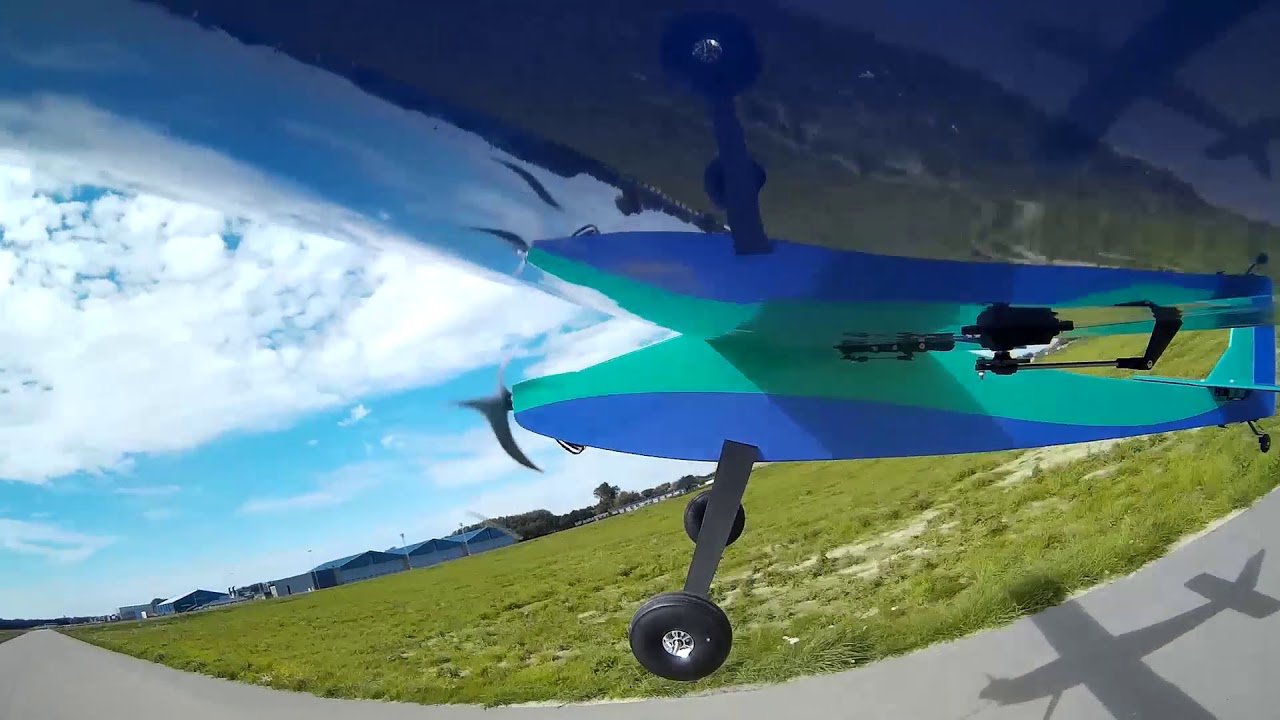 First aerotows with the Eco Boomster - YouTube