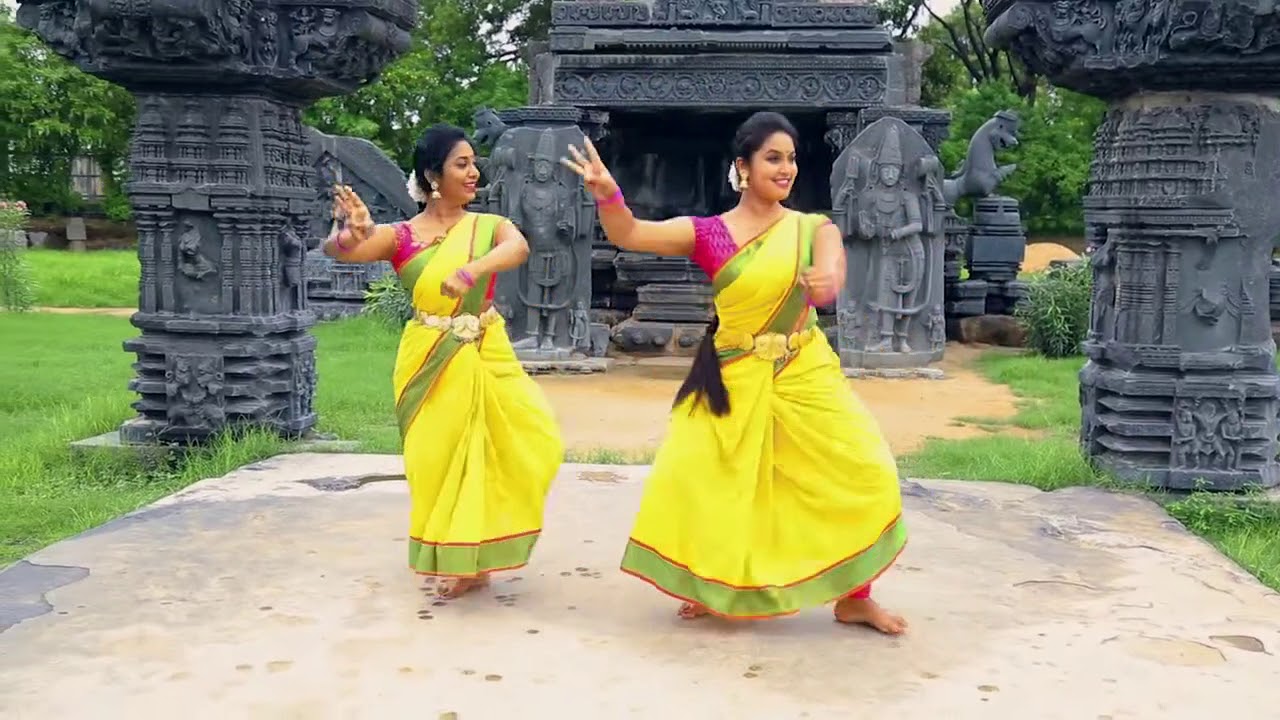 Peacock Dance | Vishari India - YouTube
