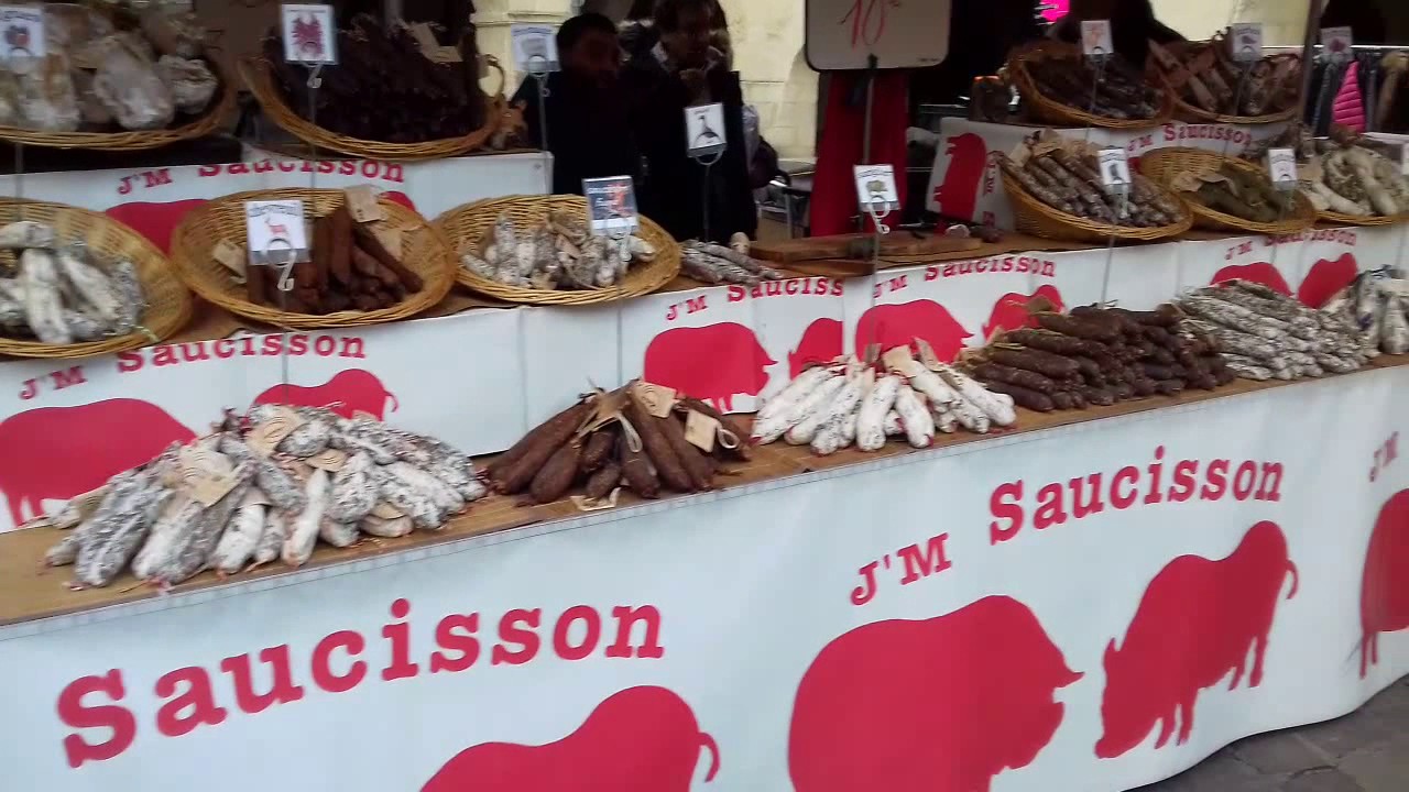 marché d'uzés samedi matin - YouTube