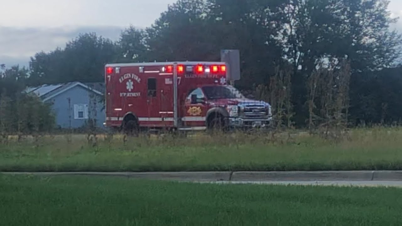 Elgin fire department Ambulance 7 goes crazy - YouTube