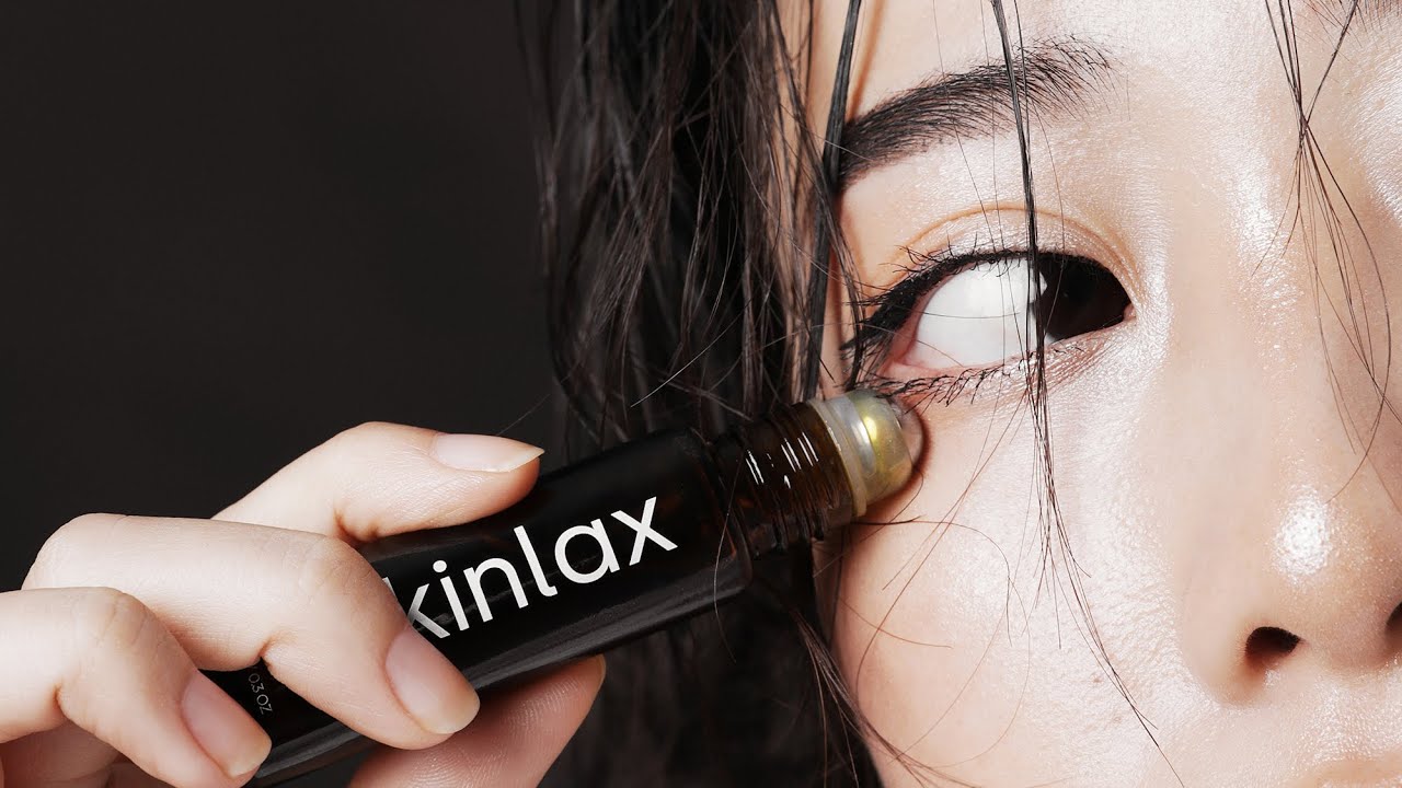 SKINLAX | Thanh lăn trị thâm đa năng Lip & Eye Oil Roller - YouTube