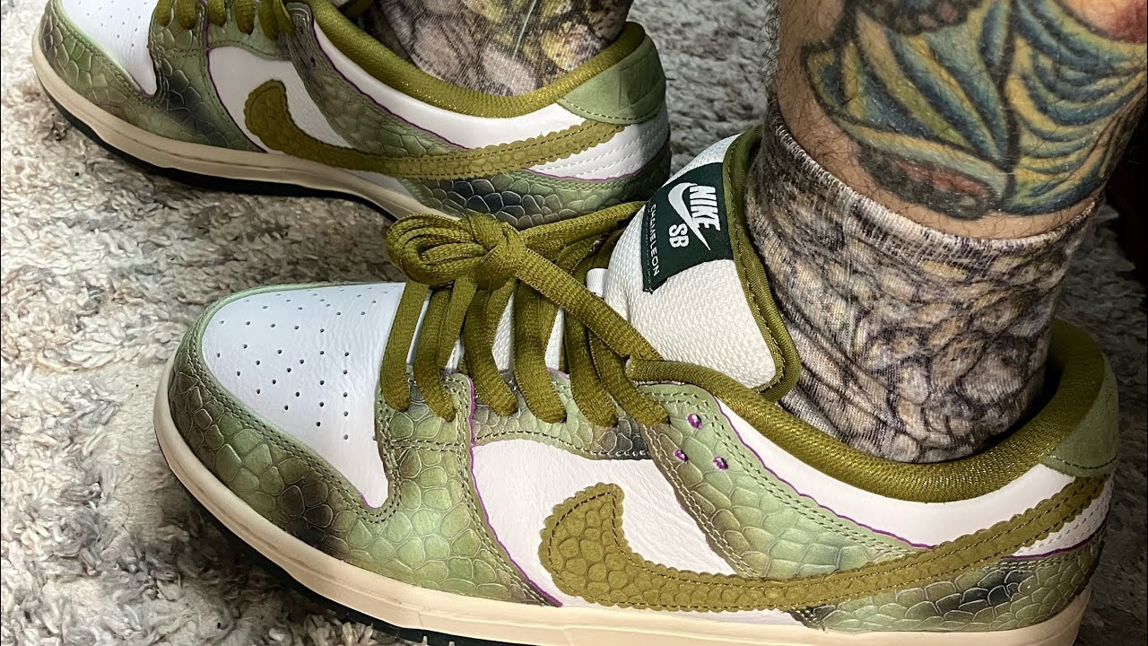 Chameleon SB Dunks (Alexis Sablone) | These are SO MUCH BETTER in hand ...