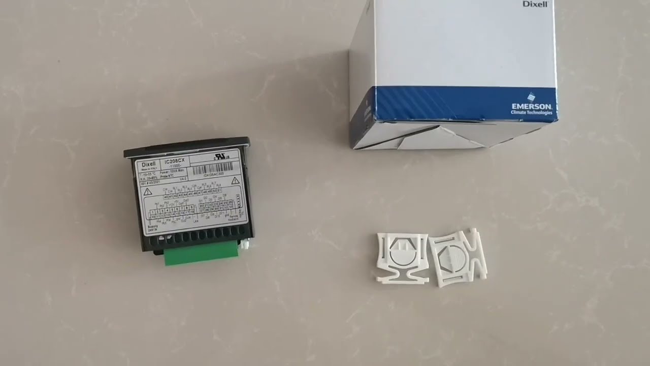 Emerson / Dixell temperature controller IC208CX-11000 - YouTube