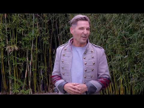 Nathan Wallis - Play based learning - YouTube