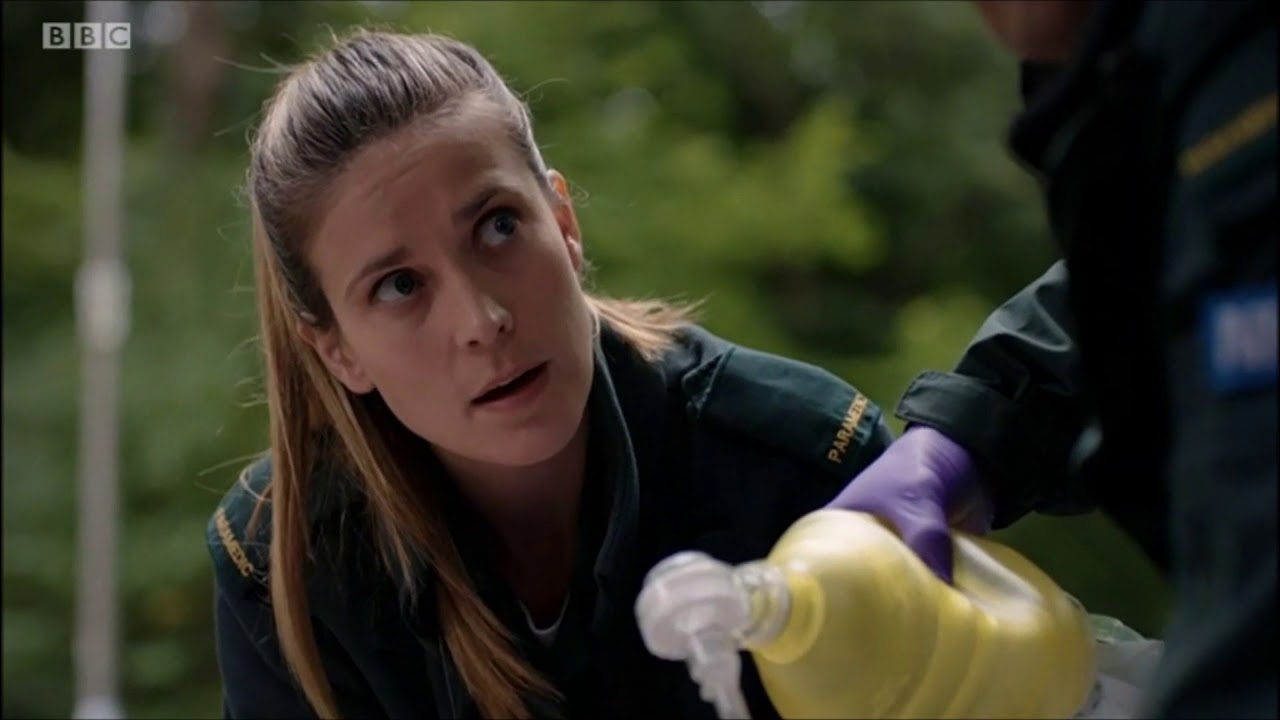 Casualty - Sam Nicholls S32E19 - YouTube