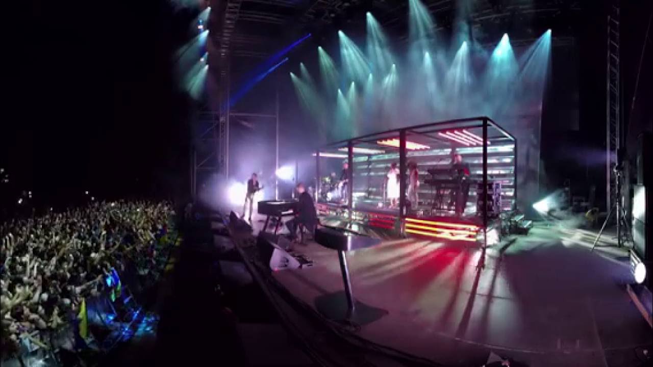 Hurts - Stay 360 (Summer Well 2016) - YouTube