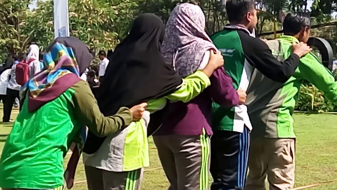 Terompah raksasa - YouTube