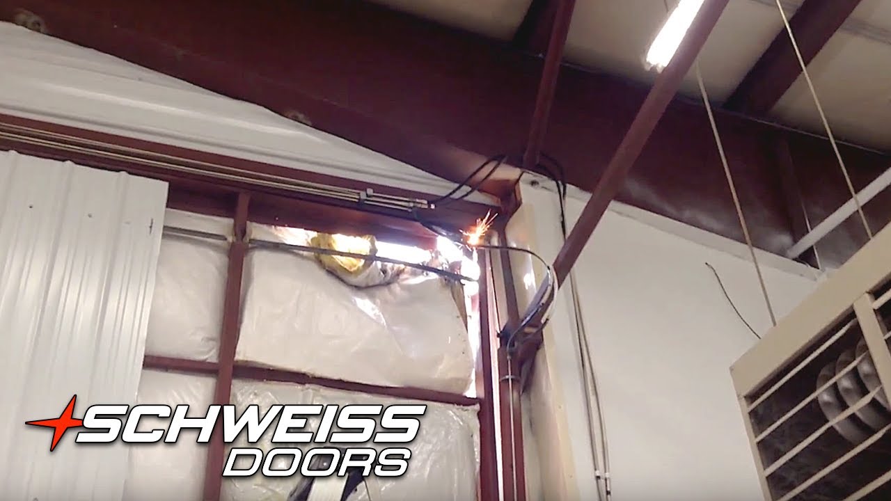 What causes hydraulic door failure? (Not a Schweiss Door) - YouTube