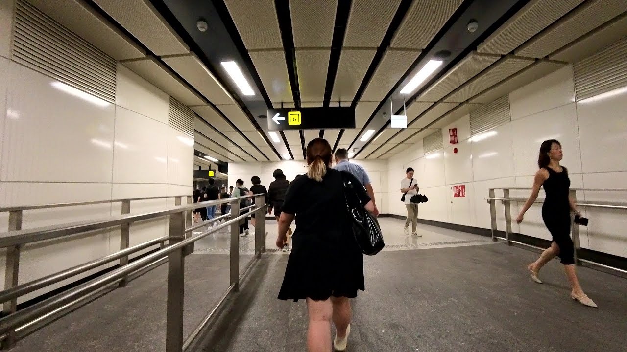 Fully sheltered walk from Shenton Way MRT Station (TE19) to CapitaSky ...