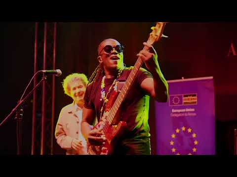 AKPÉ MOTION - Tutu Live at Nairobi - YouTube