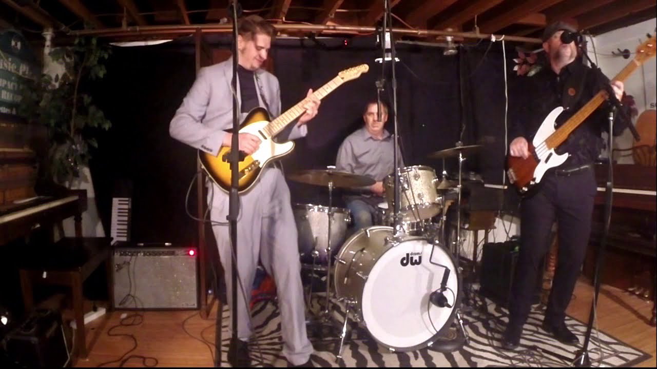 Memphis Lightning - The Walk - YouTube