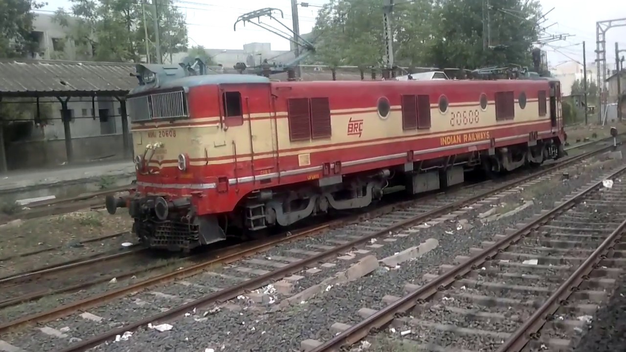 WDM - 3A JABALPUR - SOMNATH EXPRESS ENTERING AHMEDABAD JN - YouTube