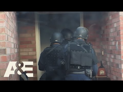 Dallas SWAT: Officers Bust Their Way in but Murder Suspect Is Gone | A ...