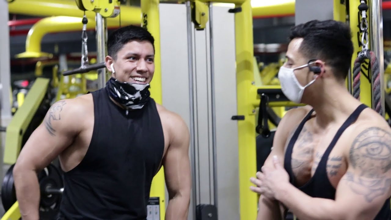 Maxing out on bench - YouTube