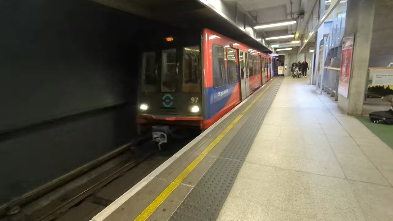 London Underground - DLR - Woolwich Arsenal to Bank - Full Journey ...