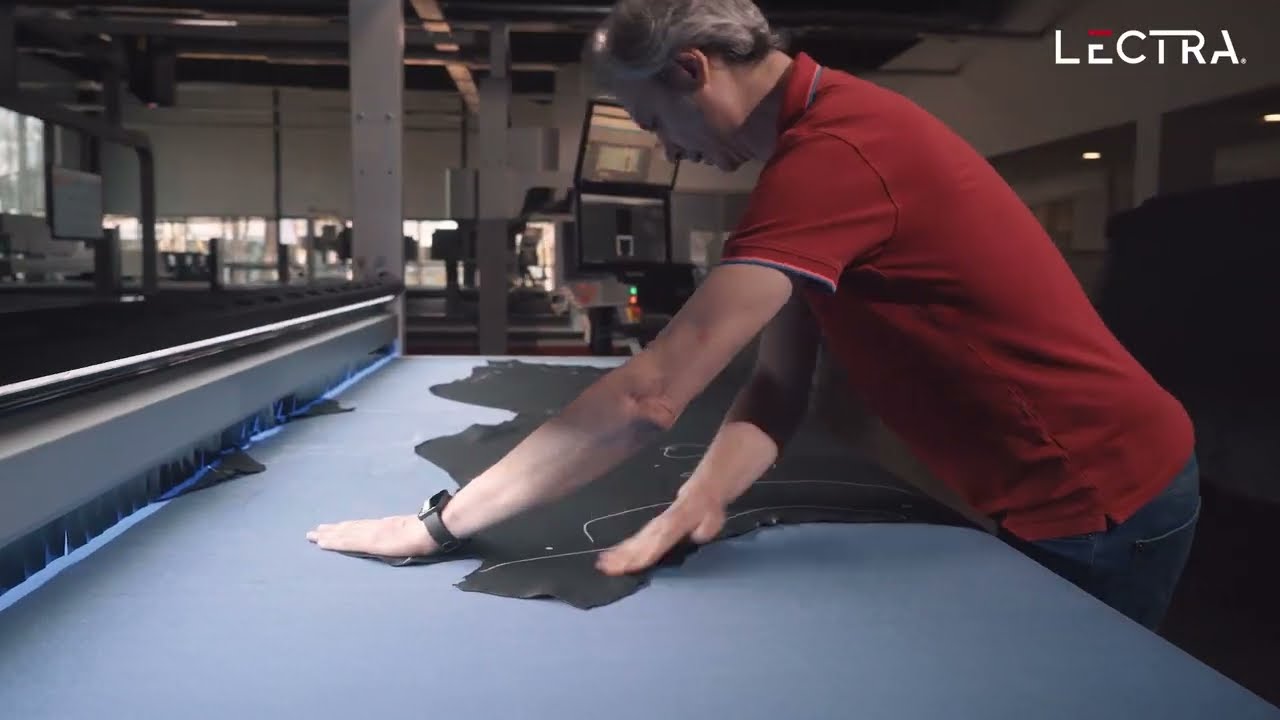 Lectra Automotive Leather Cutting Machine Versalis® process - YouTube