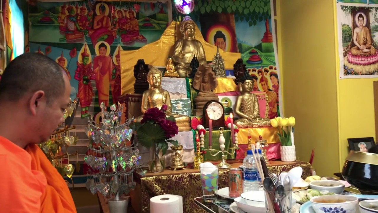 Buddhist Lay-people offering food to Monks - YouTube