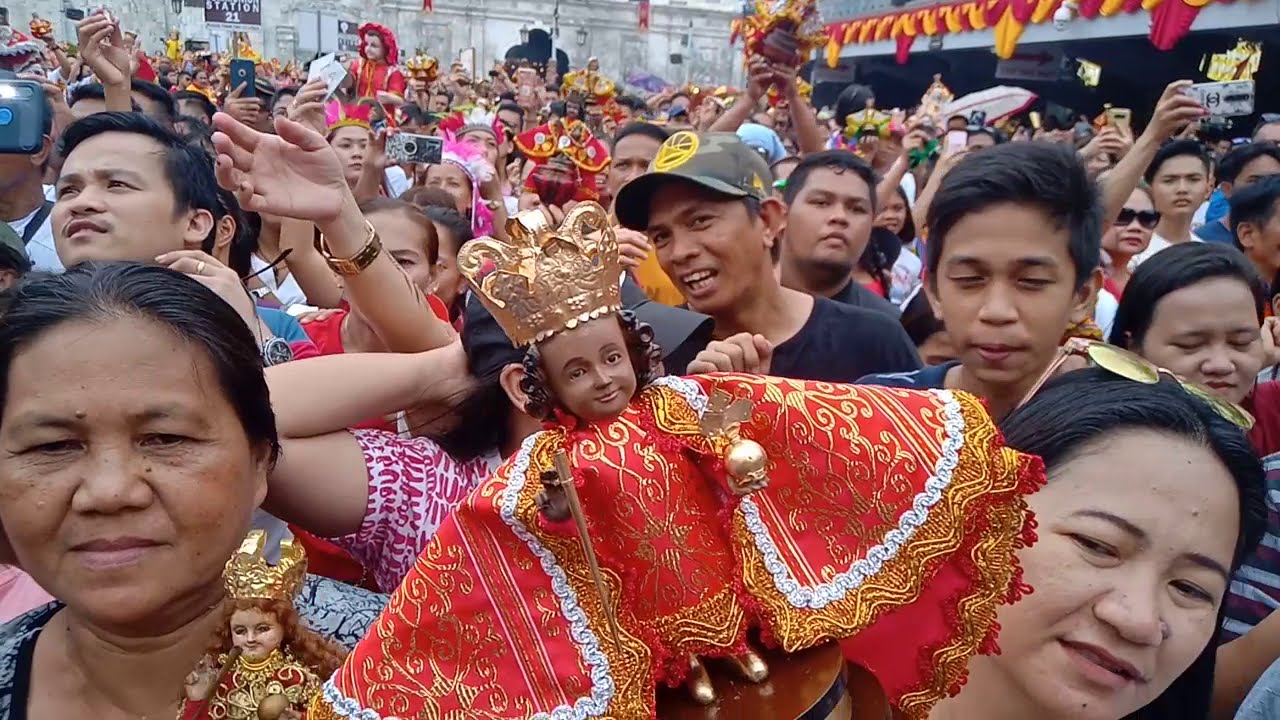 IAT Cebu: The Traditional Religious Sinulog - YouTube