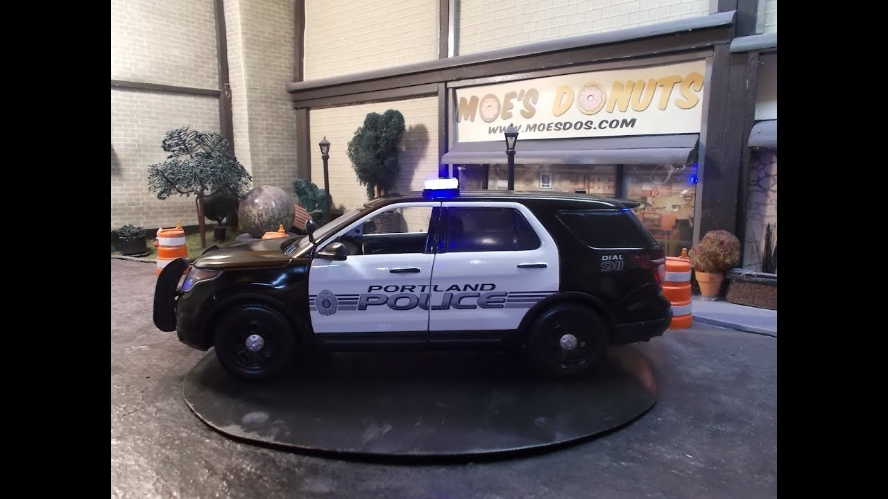 Portland Maine Police 1/18 scale Ford Explorer with lights. - YouTube