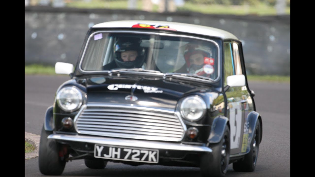 Classic Mini Swiftune engine 1380 Castle Combe Track day - YouTube
