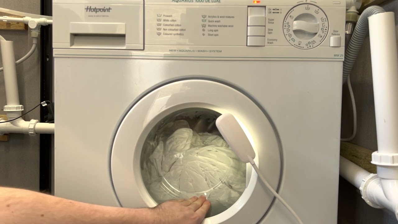 Hotpoint WM25 - Non Colourfast Cotton 40° - YouTube