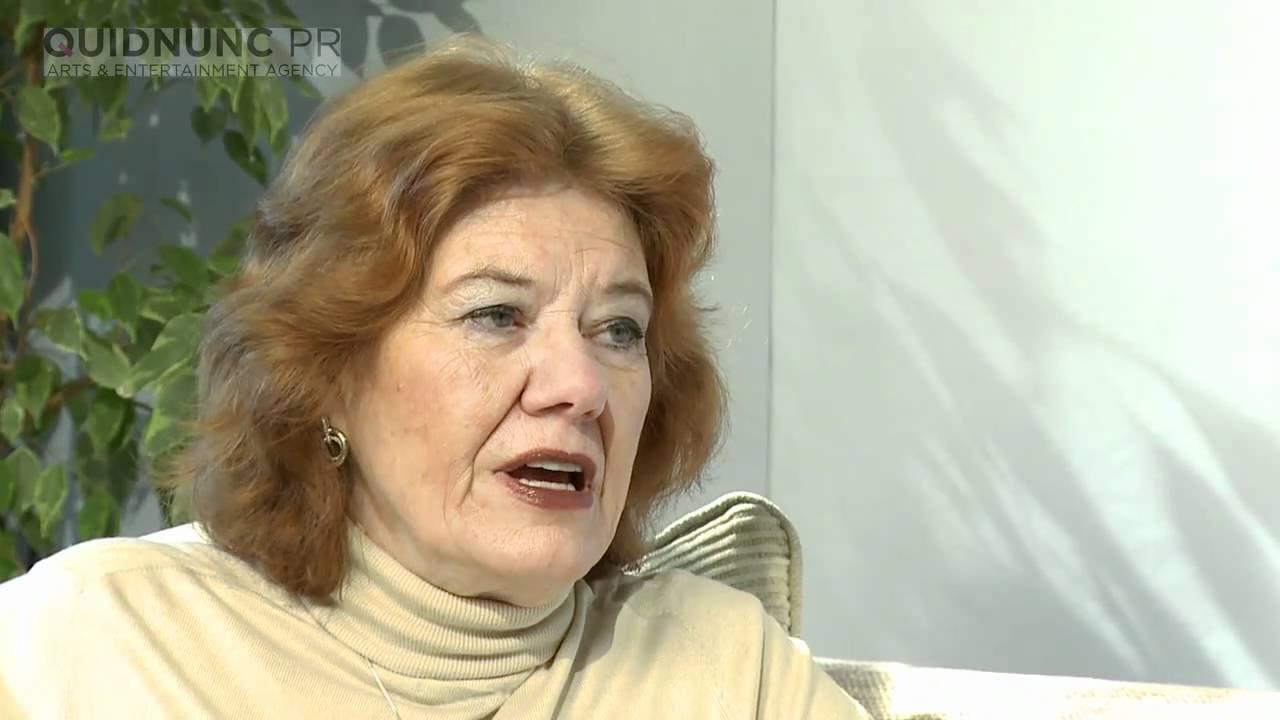 Anne Perry in conversation with Meg Davis - WW1 series.mov - YouTube