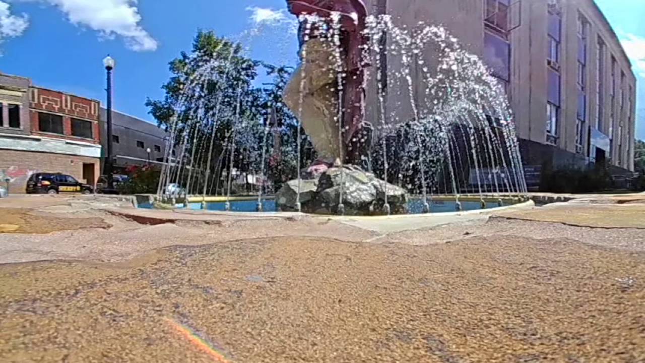 Coal House Chief Logan Indian Statue Fountain 360 VR Williamson WV ...